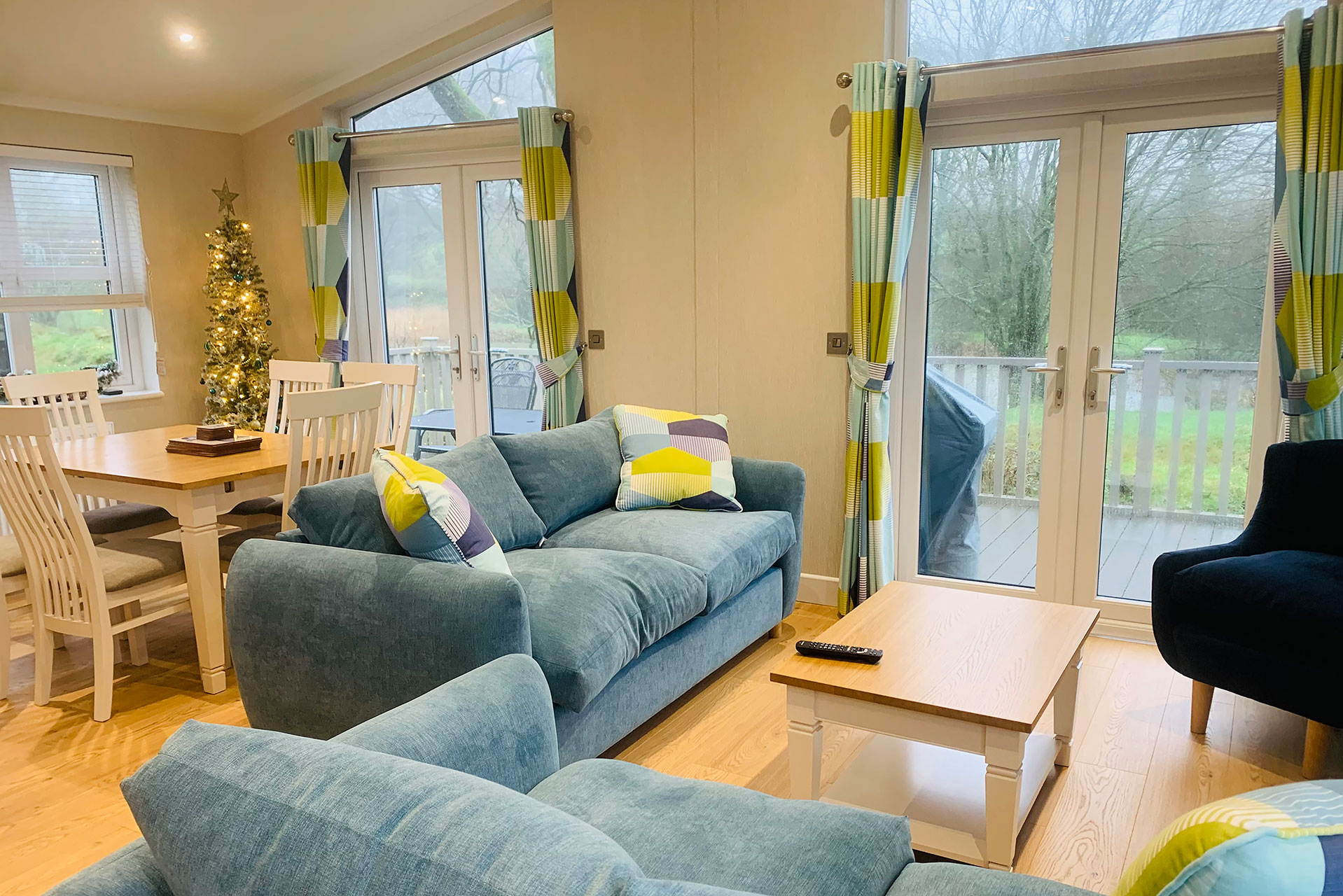 Lakeside Lodge - Luxury holiday lodge in Cornwall near the sea